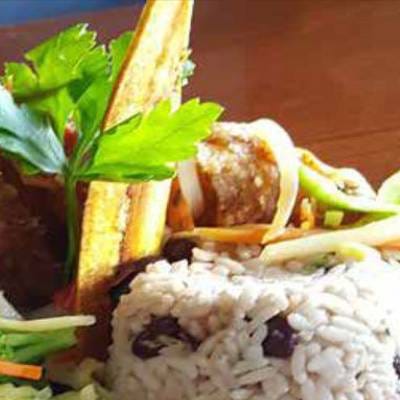 Mo Bay Grill Offers Waterfront Dining in Sebastian, FL 32958